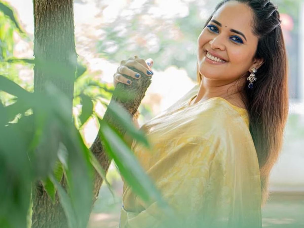 Anchor Anasuya: పొగల మధ్య అది తాగుతూ అనసూయ రచ్చ.. బాబోయ్ ఏం అందం ...