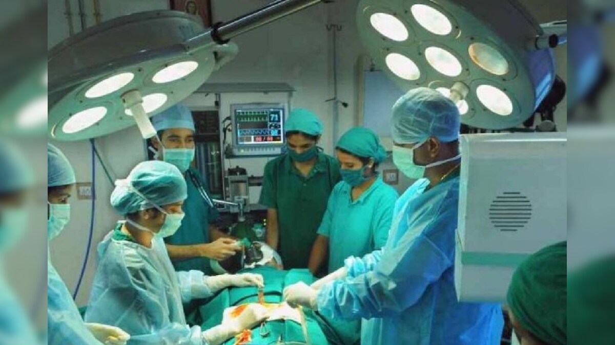 Doctors: డాక్టర్లు సర్జరీ చేసేటప్పుడు గ్రీన్‌ డ్రెస్ ఎందుకు వేసుకుంటారో ...