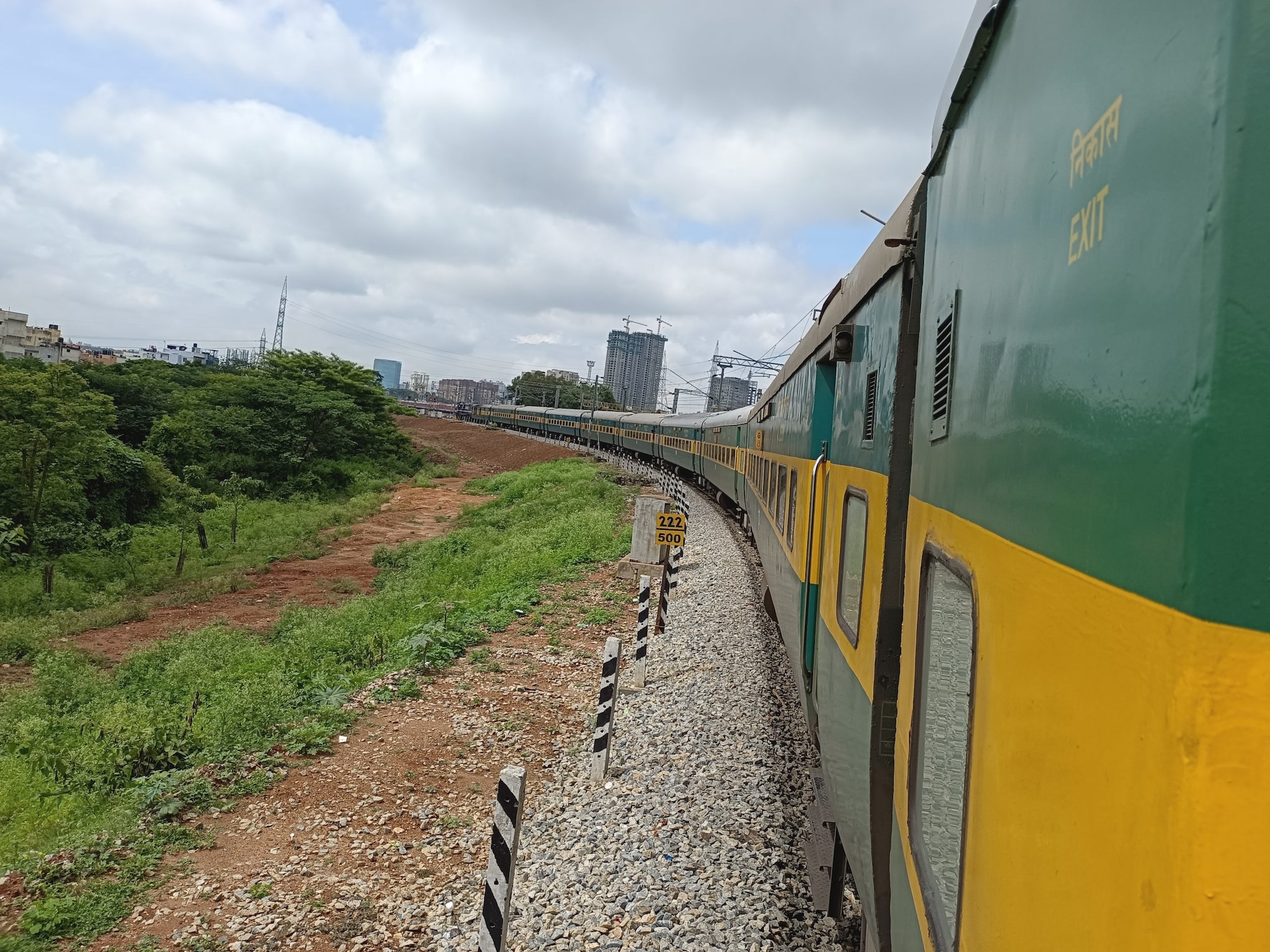 Garibrath Express: విశాఖ గరీబ్‌రథ్ ఎక్స్‌ప్రెస్‌కు కొత్త కోచ్‌లు ...