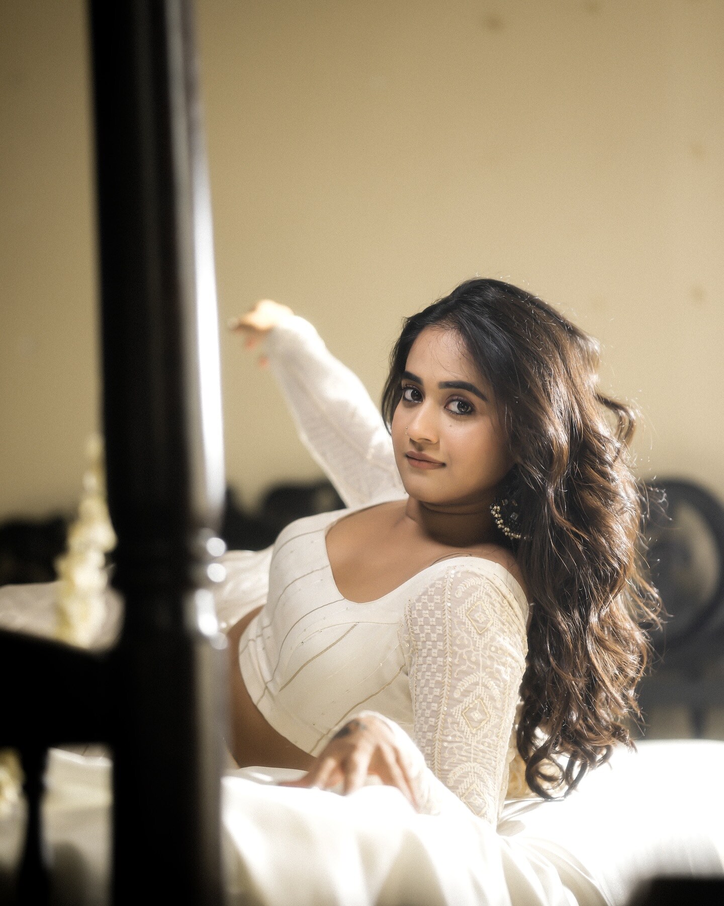 నాజూకైన నడుంకి మల్లెపూల దండ.. వైట్ డ్రెస్సులో వారెవ్వా అనిపిస్తున్న దీప్తి సునైనా|deepthi ...