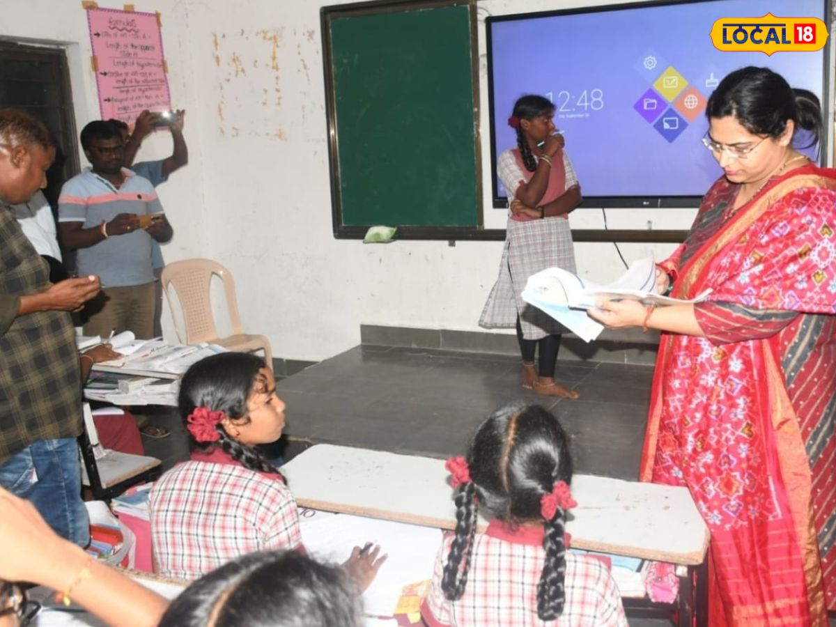 ఆ జిల్లా కలెక్టర్.. స్వయంగా విద్యార్థులకు పాఠాలు బోధన.. ఎక్కడంటే.. The ...