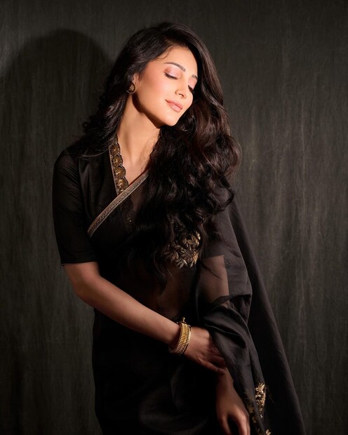 Tollywood Heroines - Priyanka Arul Mohan - Shruthi Hassan: నల్లచీరలో అదరగొట్టిన హీరోయిన్స్ ...