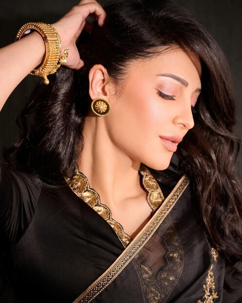 Tollywood Heroines - Priyanka Arul Mohan - Shruthi Hassan: నల్లచీరలో అదరగొట్టిన హీరోయిన్స్ ...