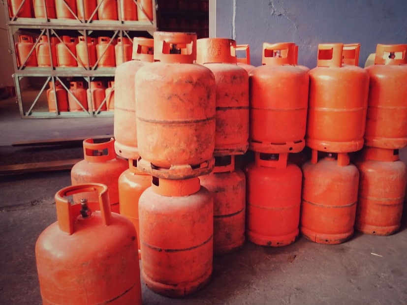 Gas Price Drop: సామాన్యులకి సూపర్ గుడ్ న్యూస్.. గ్యాస్ సిలిండర్ ధర ...