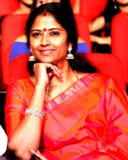 Ninnepelladatha Serial Actress Salaar Easwari Rao: ఏంటీ ఈమె సీరియల్ ...