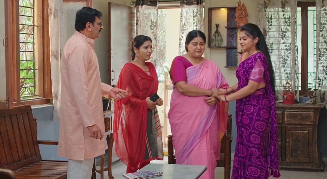 Gunde Ninda Gudigantalu Serial May 15th Episode: అలగా జనంకి నా ఇల్లు ...