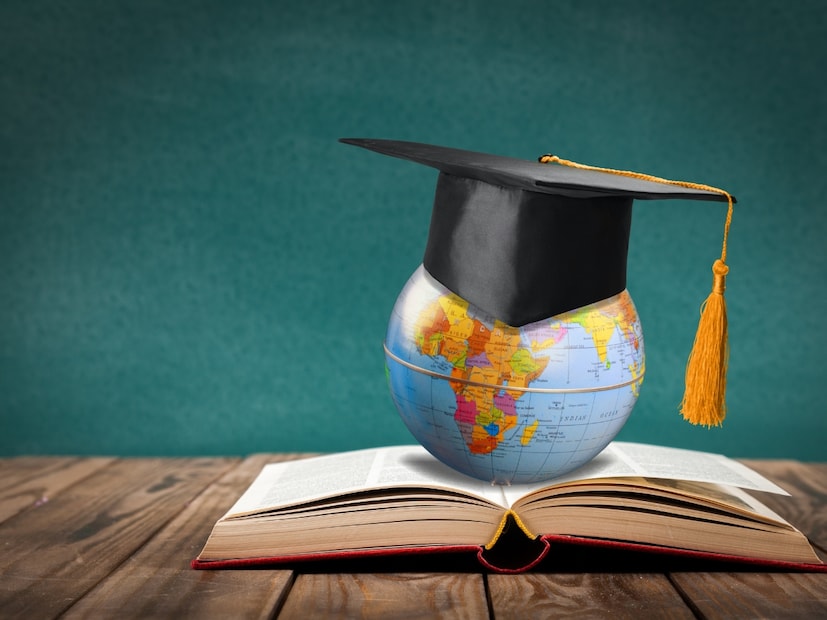 10 Grams Gold for Tenth Class Topper: పదో తరగతిలో ఫస్ట్ వస్తే .. 10 ...