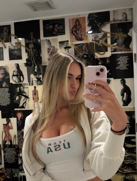 Kayla Simmons: ఆట కంటే అందంతో చంపేస్తున్న వాలీబాల్ ప్లేయర్ ...