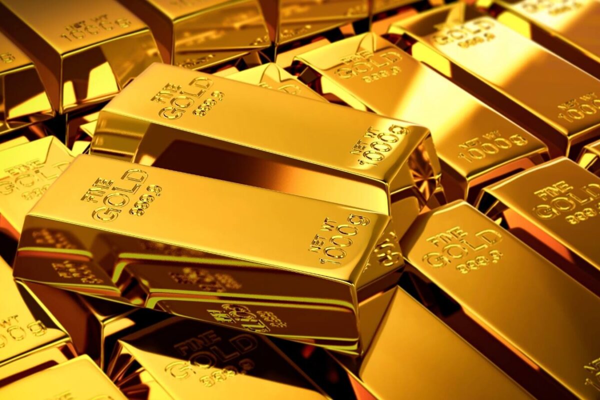 Gold Rates: భారీగా పడిపోతున్న బంగారం ధర.. రేపు కూడా తగ్గే ఛాన్స్ ...