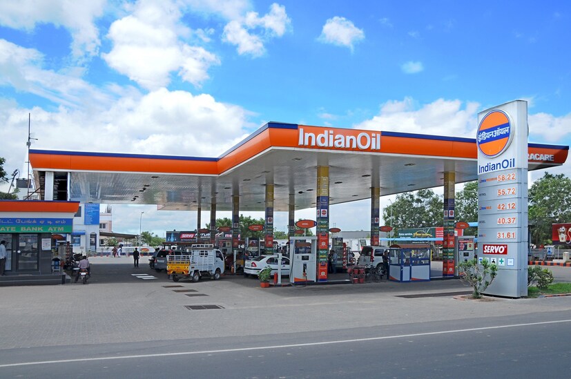Petrol Prices: పెట్రోల్ ధరల్లో హైదరాబాద్ టాప్... లీటర్‌కు ఏ రాష్ట్రంలో ...