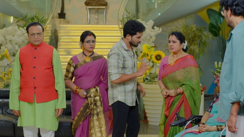 Karthika Deepam Serial Today may 31st Review: కార్తీక్ చెంప పగలగొట్టిన ...