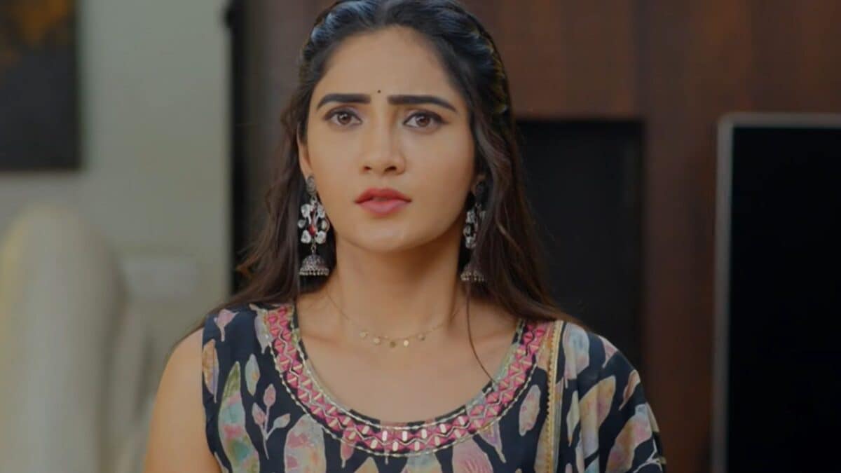 Karthika Deepam Serial Today may 31st Review: కార్తీక్ చెంప పగలగొట్టిన ...
