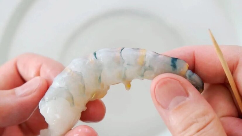 Prawns: రొయ్యల్లో ఉండే నల్ల నరాన్ని తీయకుండానే తినేస్తున్నారా?.. అంత ...