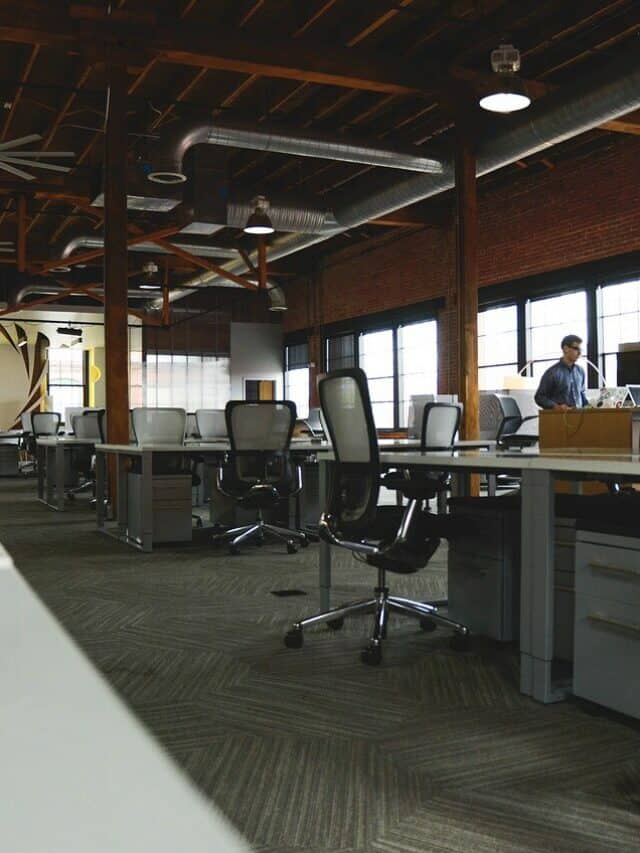 6 Essential Desk Accessories You Should Invest In