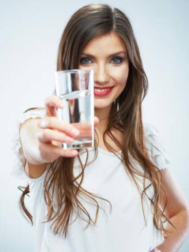 5 Reasons You Are Drinking Water The Wrong Way