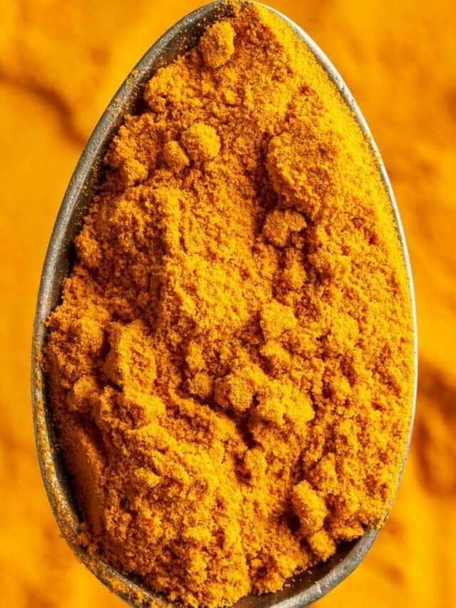 5 Miraculous Benefits Of Turmeric Bath