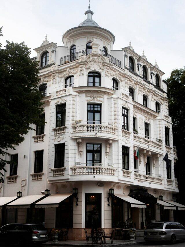 7 Enchanting Historic Hotels Around The World