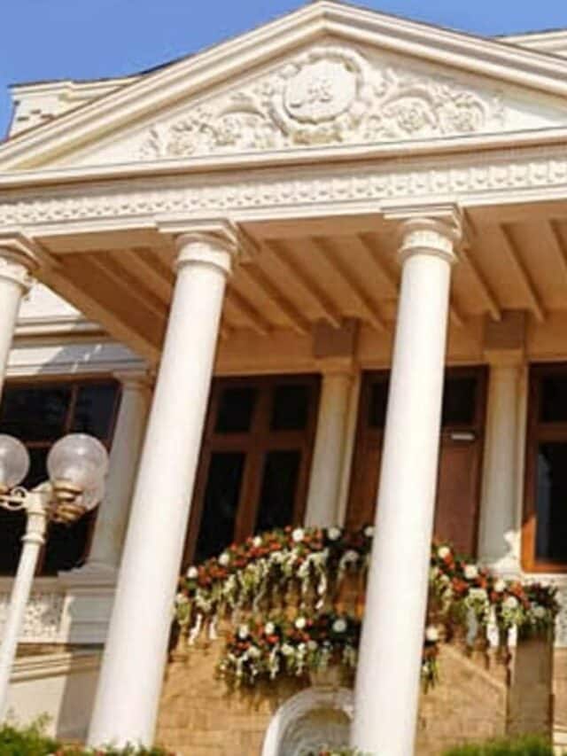 5 Lavish Houses Owned By Bollywood Stars