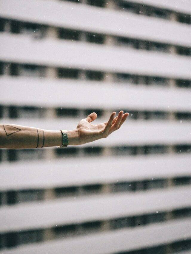 Personality traits based on shape of hands