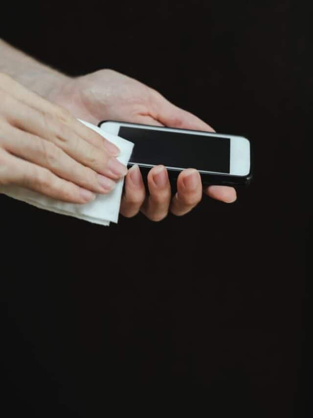 10 Ways To Clean Your Mobile