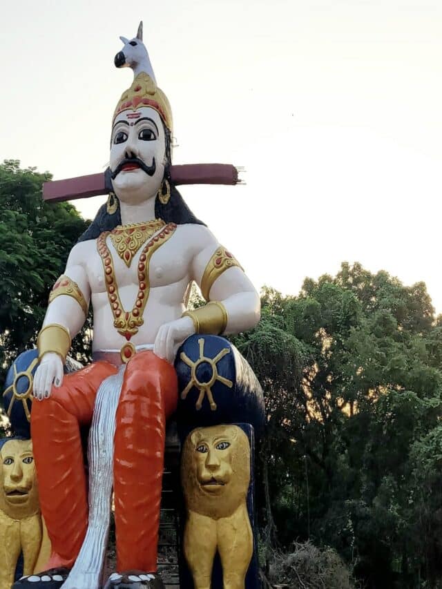 'या' गावचा जावई आहे रावण, दसऱ्याला दहन नाही तर होते पूजा