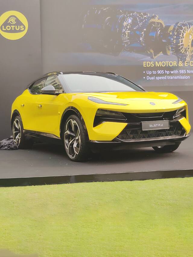 Lotus Eletre: 20 मिनट में 80% चार्ज और 600 किमी रेंज वाली हाइपरकार लॉन्च
