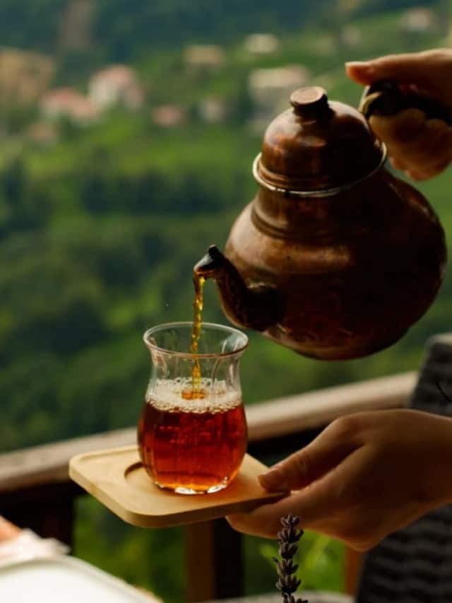 5 Benefits of Drinking Jaggery Tea During Winter