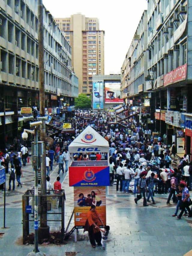 7 Must-Have Dishes Around Nehru Place in Delhi