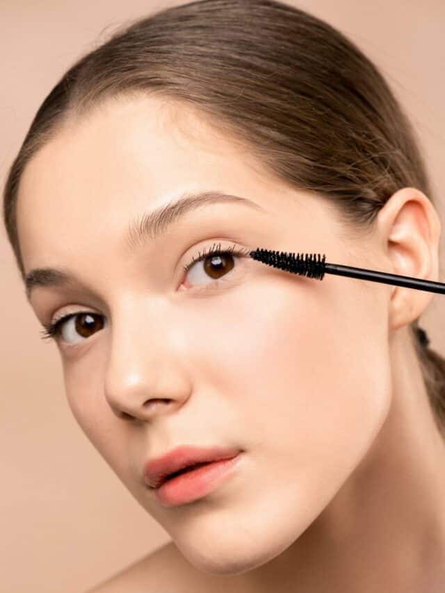 How To Choose The Right Mascara For Your Makeup Look