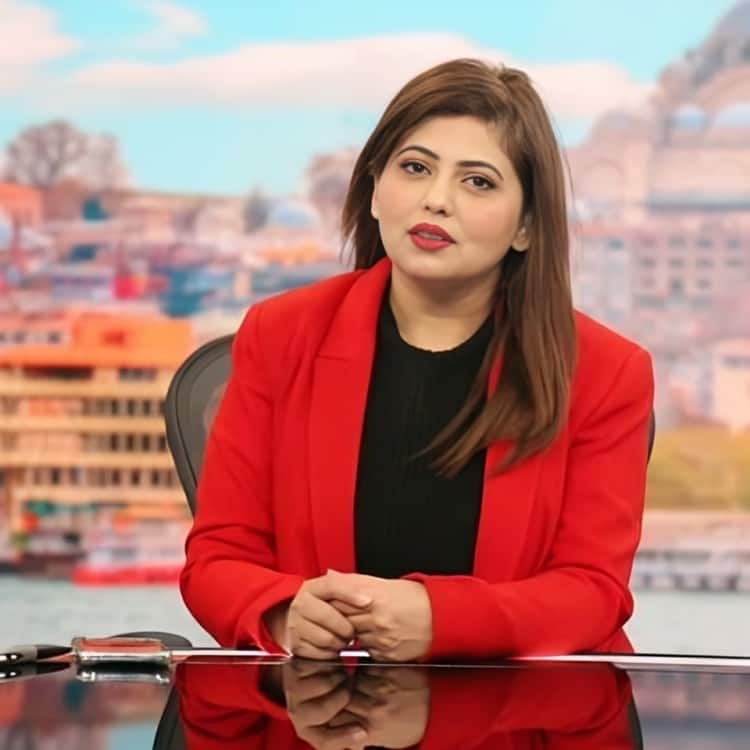 Top 10 Beautiful Female Pakistani News Anchors Hot Paki Collection Of