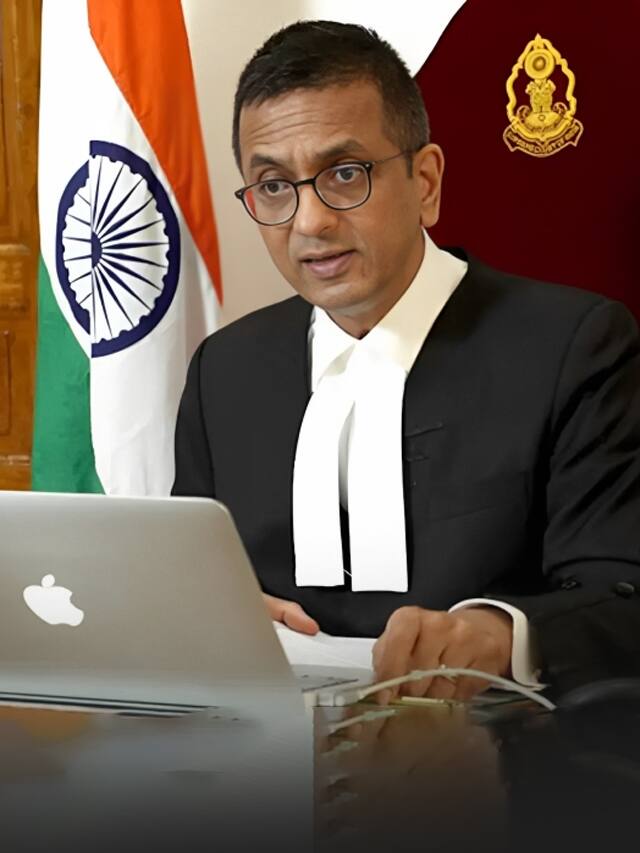 CJI चंद्रचूड़ को छुट्टियों के मामले में देनी पड़ी सफाई? जानिए क्यों