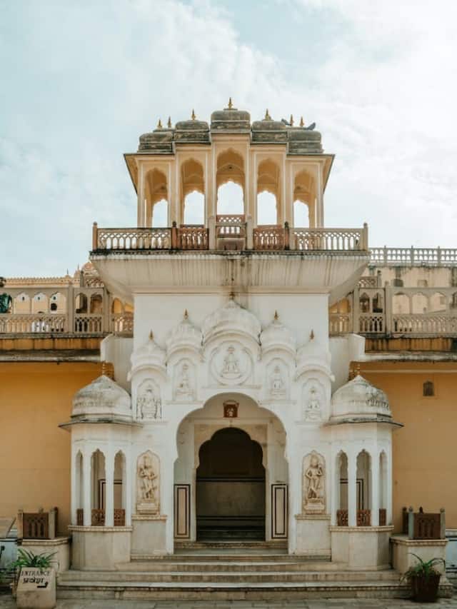 Martial Arts: Rediscovering India's Ancient Combat Techniques