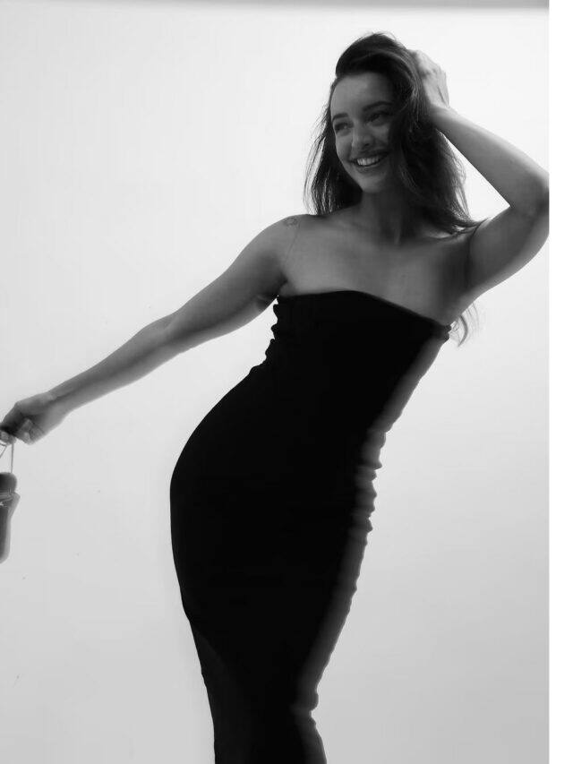 Tripti Dimri Photos: آف شولڈر باڈی کان ڈریس میں اس مشہور اداکارہ نے ...