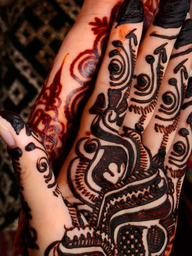 10 Beautiful Mehendi Designs For Ramadan