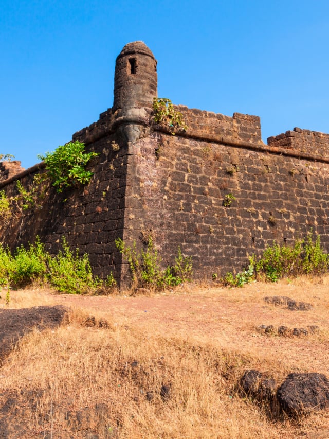 5 Forts You Must Visit In Goa