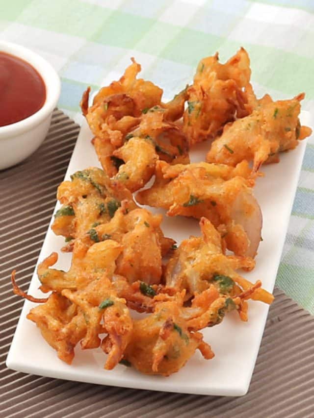 Yummy Onion Pakoda Recipe