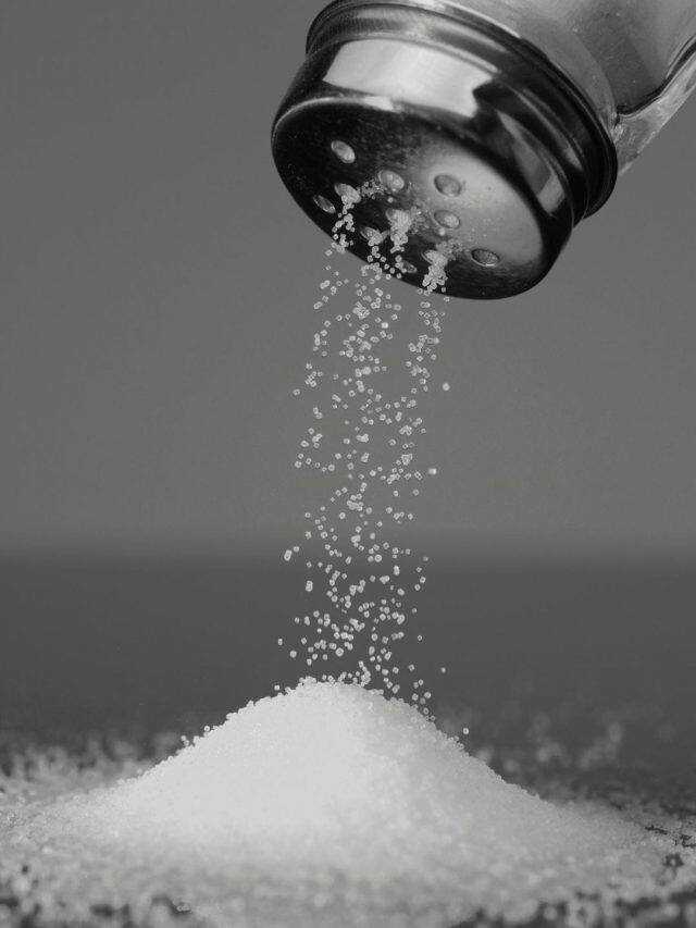 8 signs you are consuming too much salt