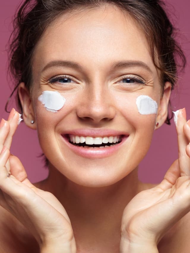 10 Tips To Deal With Flaky Skin In Summers