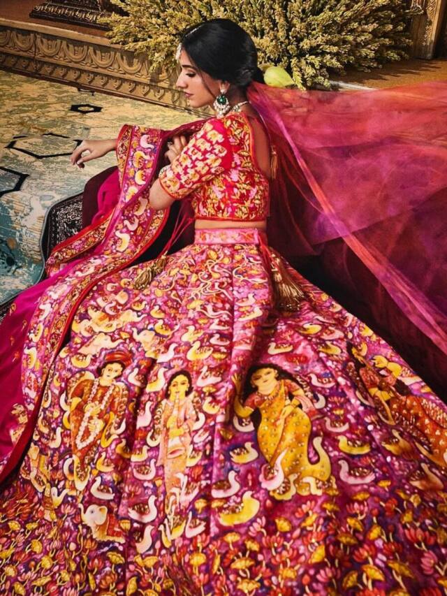 Detailed look at Radhika Merchant's Shubh Aashirwad outfit