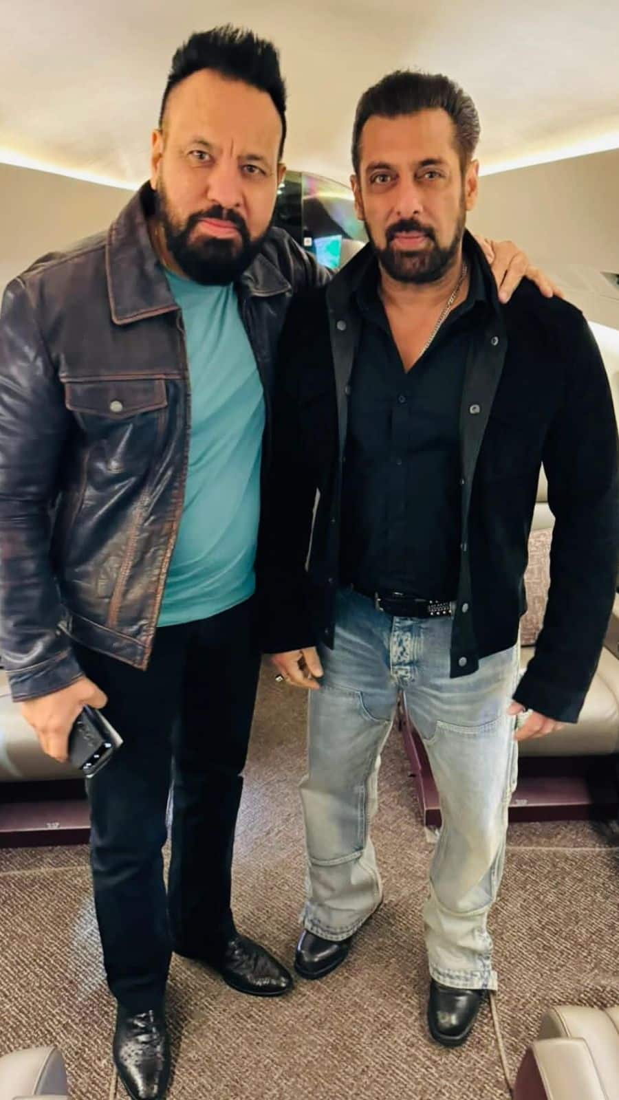 Why Do Celebrities Have Bodyguards 60 Photos - Moonagedaydream.film