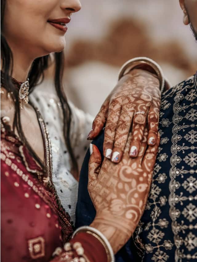 Karwa Chauth mehndi design: Get unique mehndi designs using AI