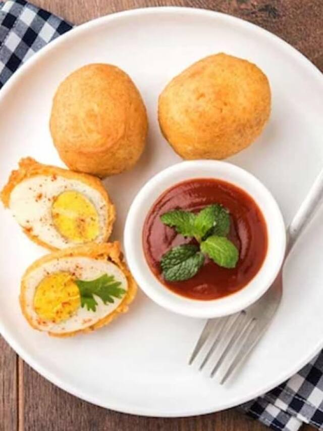 Easy and Crispy Anda Pakoda Recipe