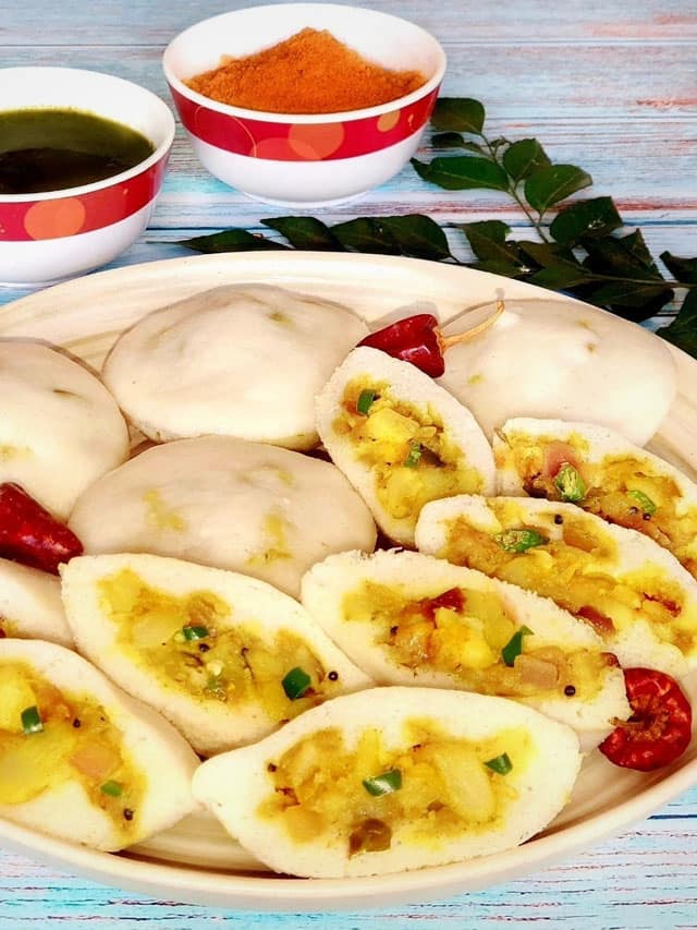Tasty South Indian Potato-stuffed Rava Idli Recipe