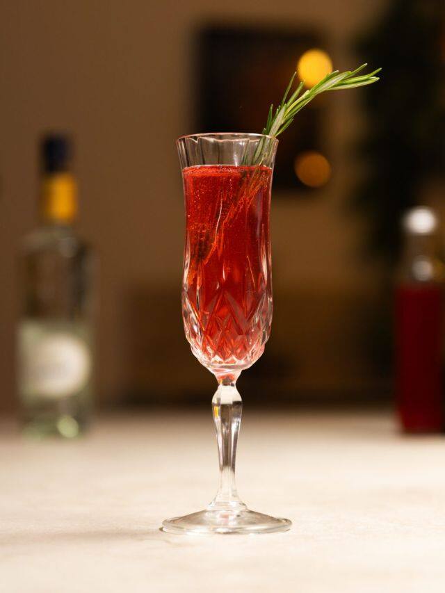 5 Champagne-Based Cocktail Recipes for Your New Year’s Eve Party