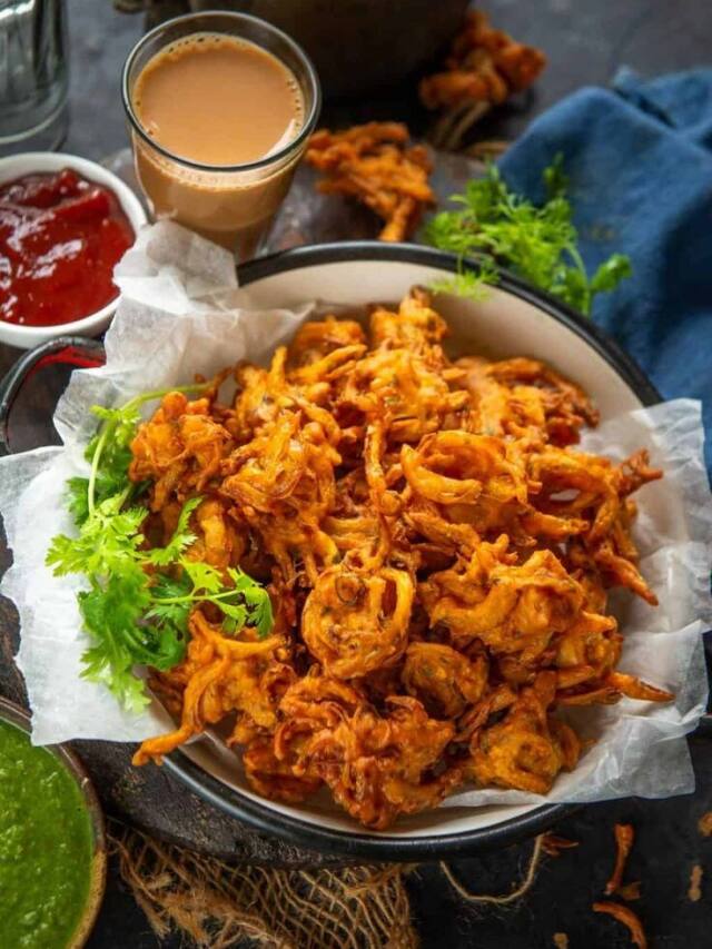 Spice up your winter: 10 perfect pakodas to savour on chilly evenings