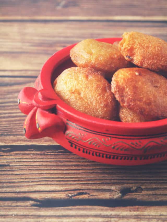 Tasty South Indian Sweet Rava Paniyaram Recipe