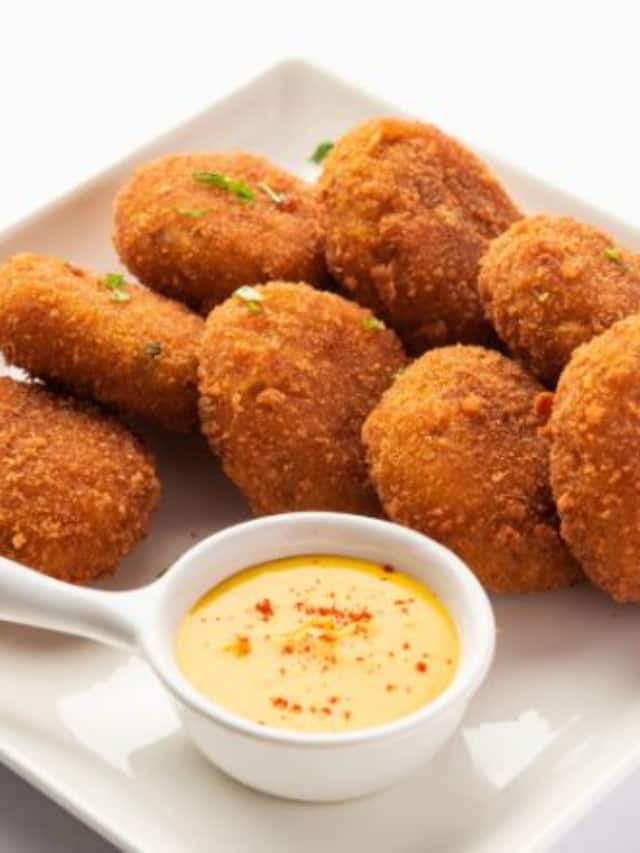 Authentic Bengali Postor Bora Recipe