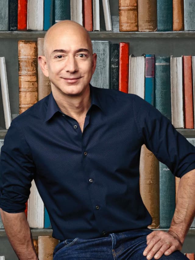 Top 10 Books Jeff Bezos Recommends to Think Like Amazon Founder
