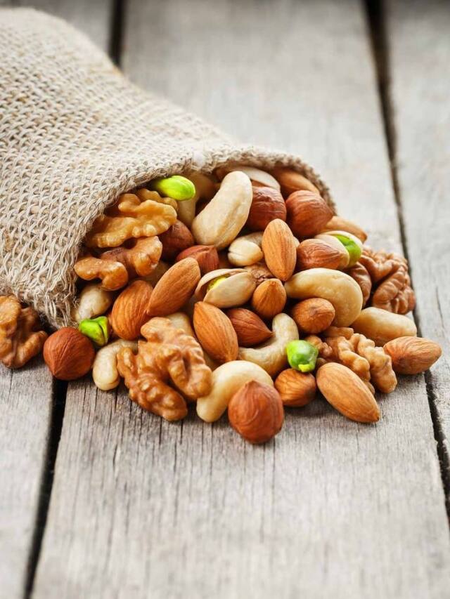 Say goodbye to weak eyesight with these 10 dry fruits