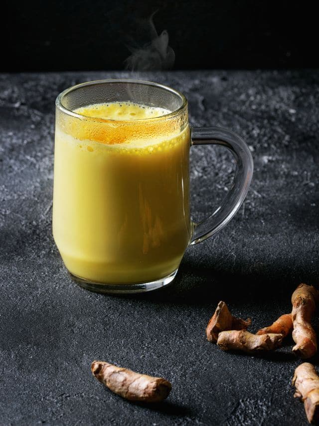 Monsoon Wellness: 10 reasons to sip turmeric milk daily